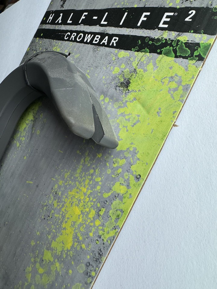 Half-life 2 Foam Crowbar 2015 Valve, Jinx,Black Mesa Research Facility ...