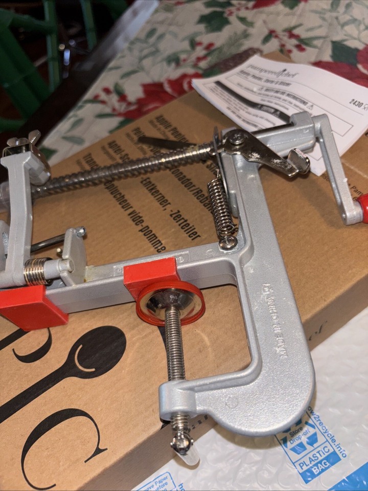 pampered chef apple peeler corer slicer 2430 | eBay