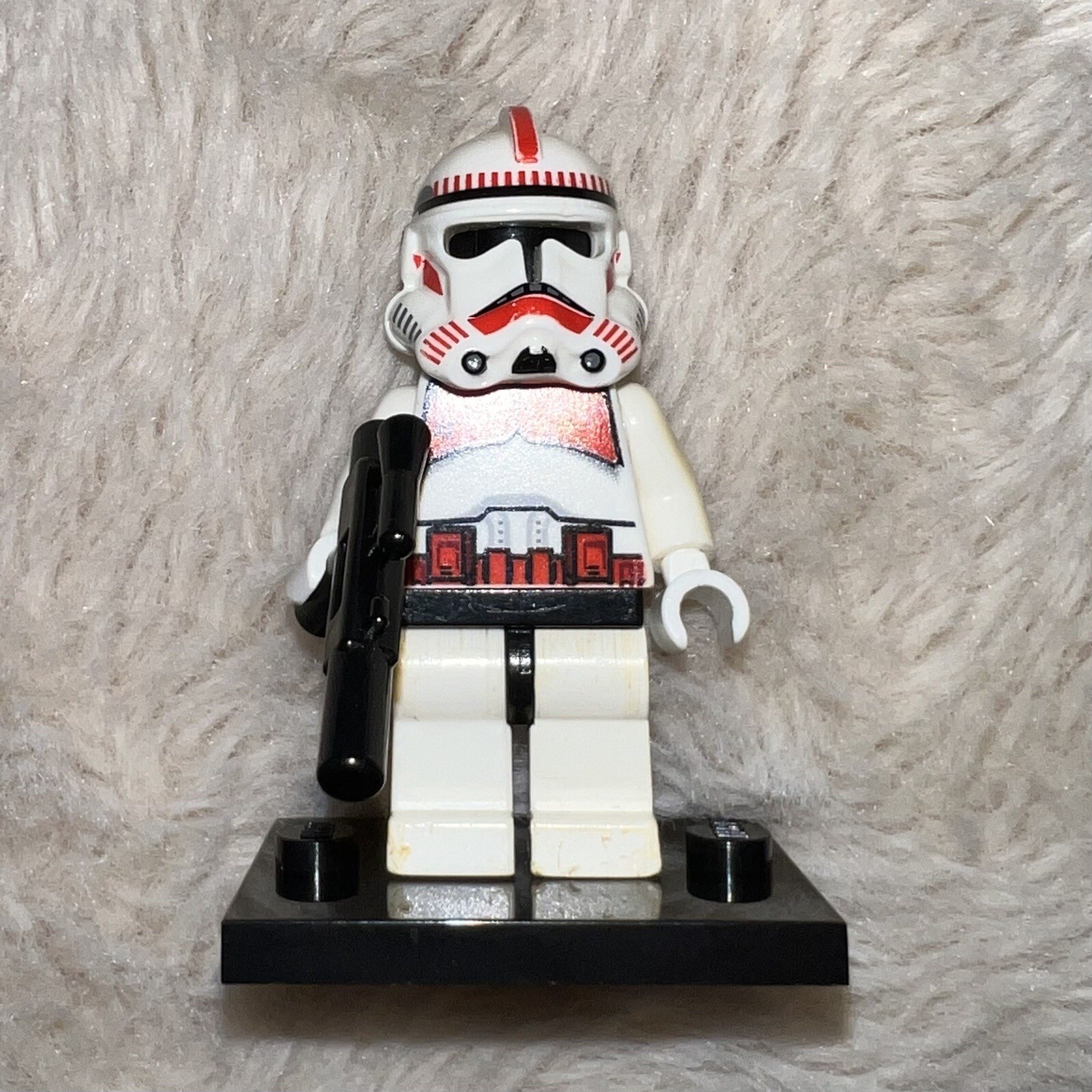 Lego Star Wars Minifigure (Red Imperial Stormtrooper) With Weapon ...