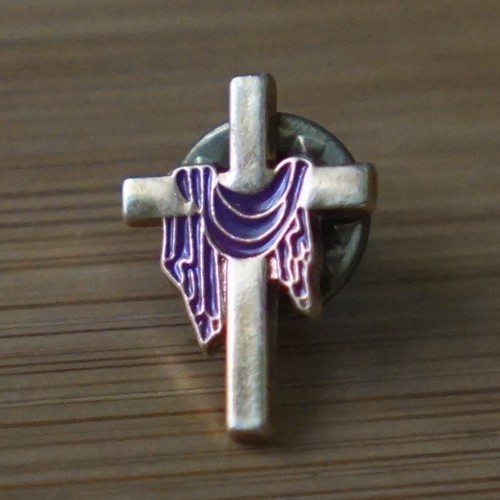 Cross Purple ENamel Shroud Cloth Robe - Vintage Lapel Pin Gold Tone ...