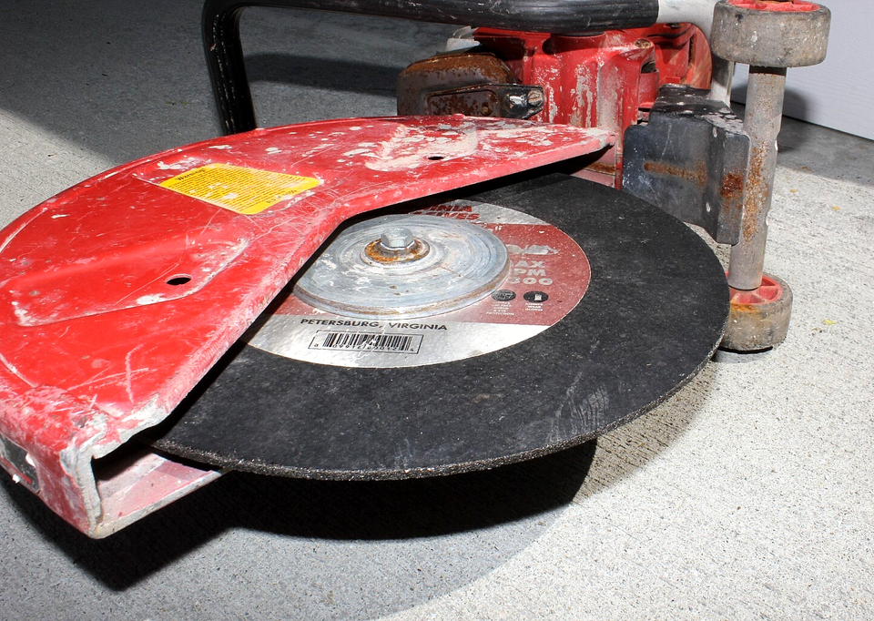 Hilti DS-HS64-14” Concrete Cut-off Saw, Gas Powered Cutoff Cutter Tool ...