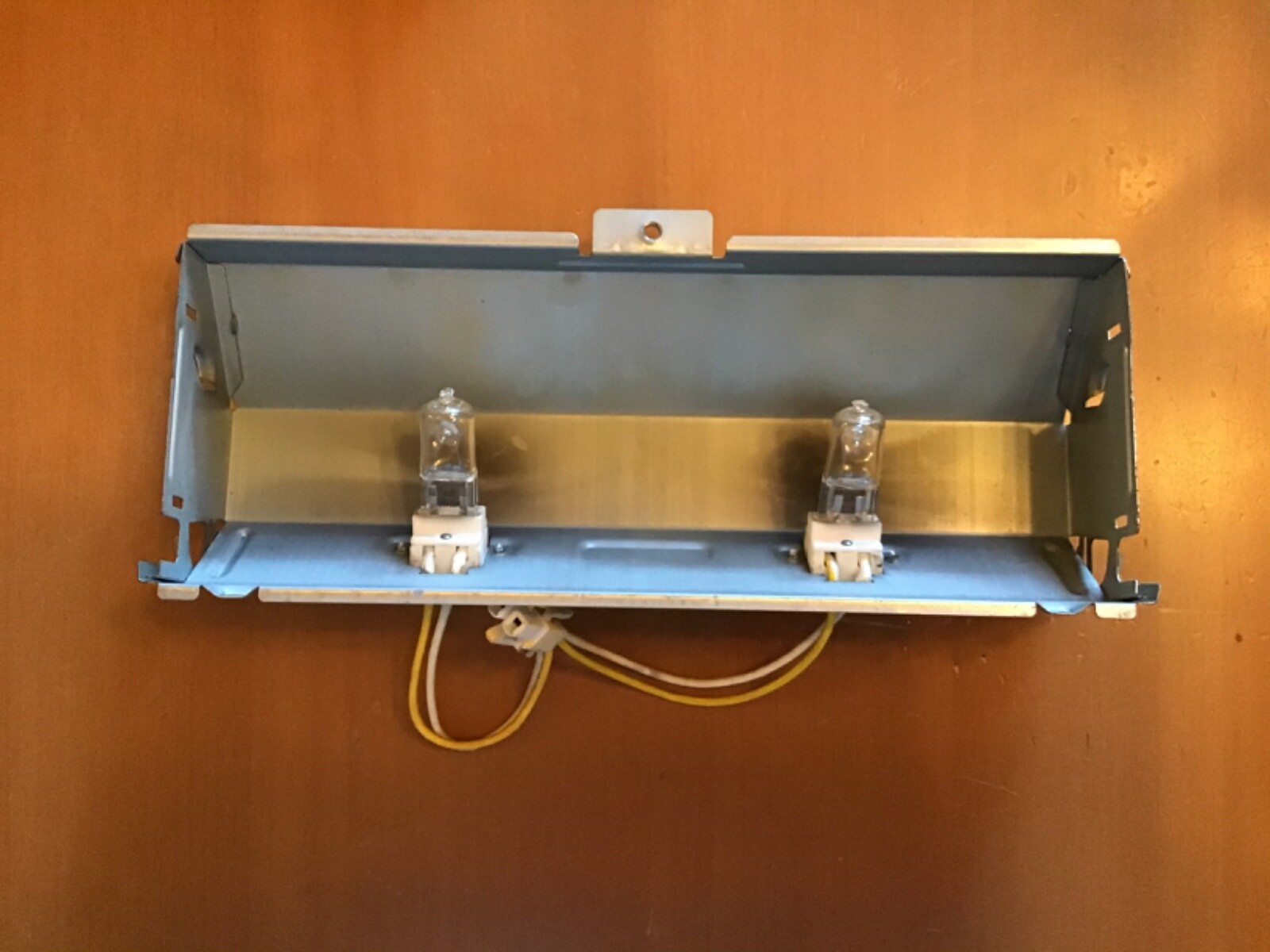 Jenn-Air Microwave JMV8186AAS Bottom Lamp Bracket Assembly w/Bulbs | eBay