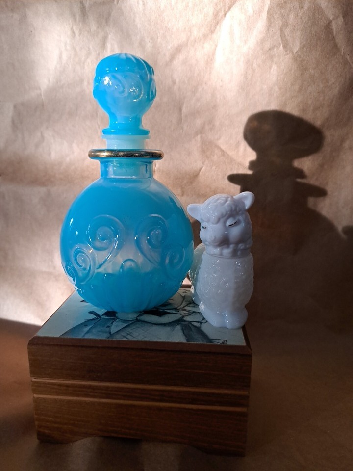 Avon Bristol Blue Moonwind 5 oz Cologne Opaline Glass Decant Lamb ...