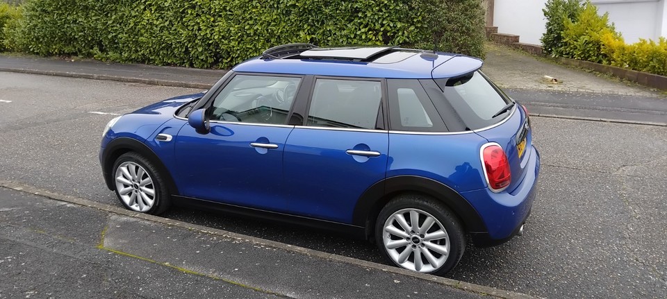 MINI COOPER. 5 DOOR HATCHBACK. 2018. FULL PANORAMIC ELECTRIC SUNROOF ...