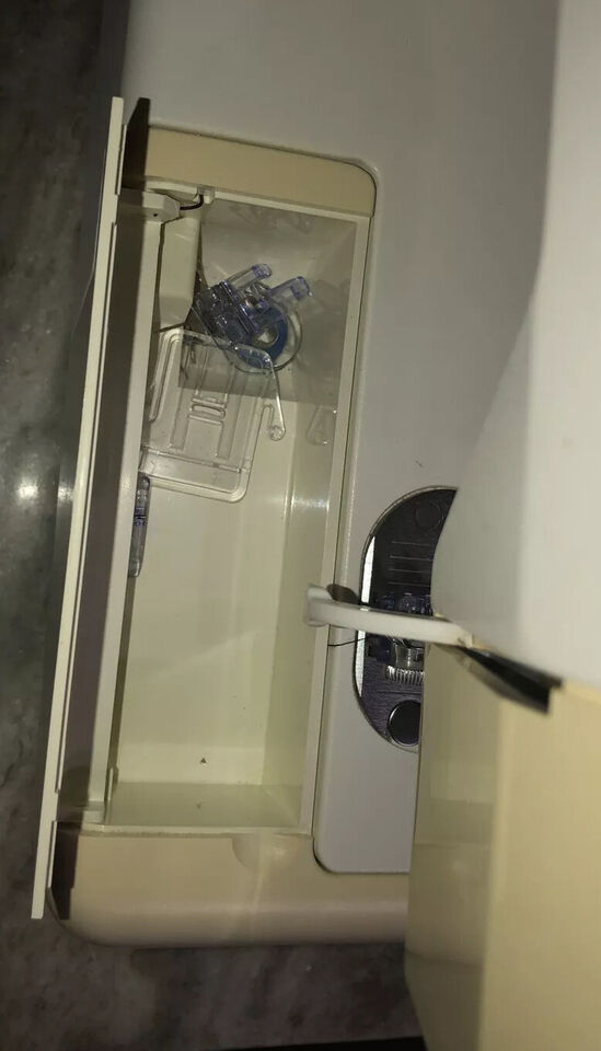 Singer Sewing Machine School Model 5830C W/ Foot Pedal-Very Clean-SHIPS ...