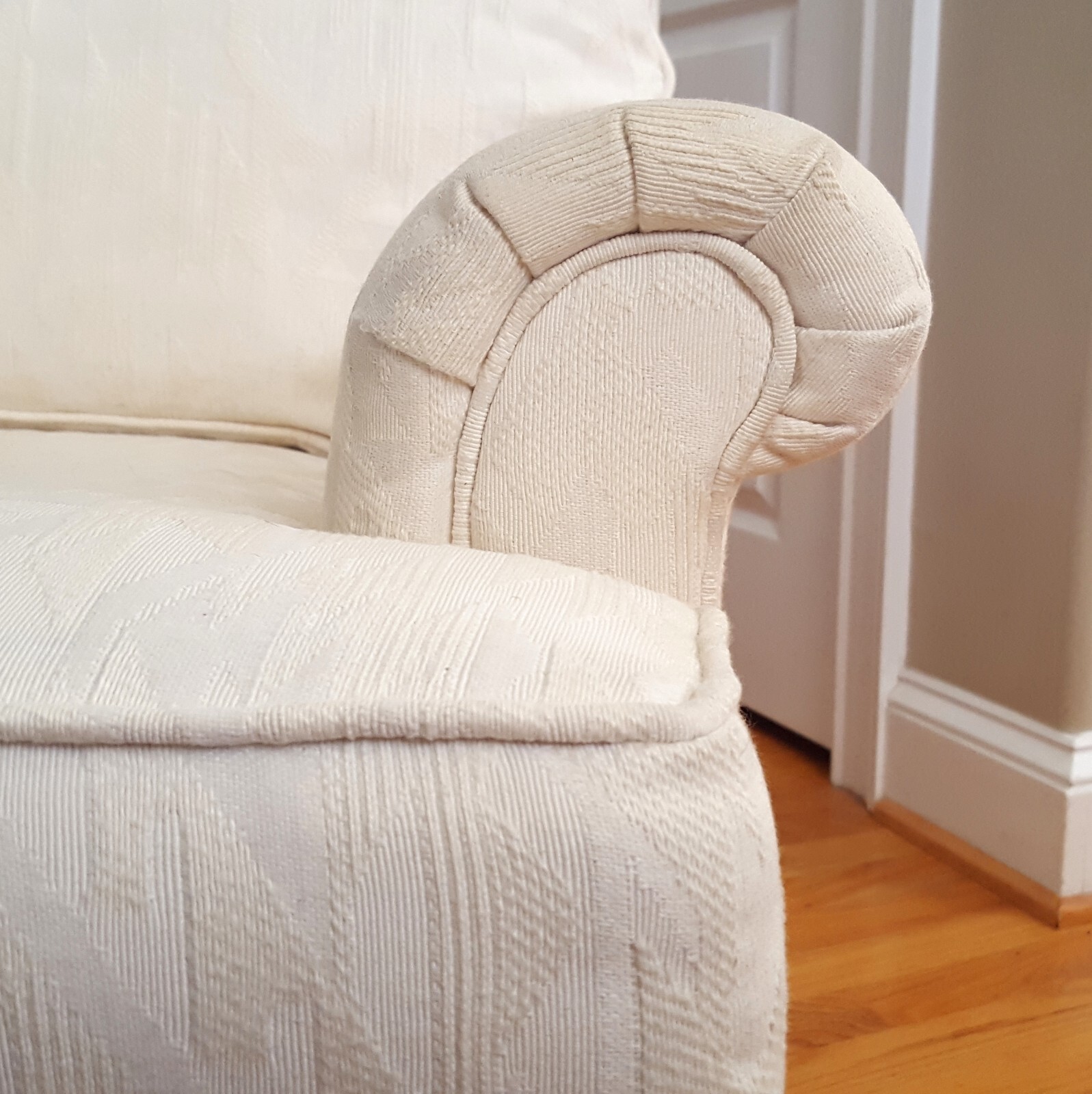 Vintage 1980s(?) Drexel Chair & Ottoman w/ Casters Original Cream ...