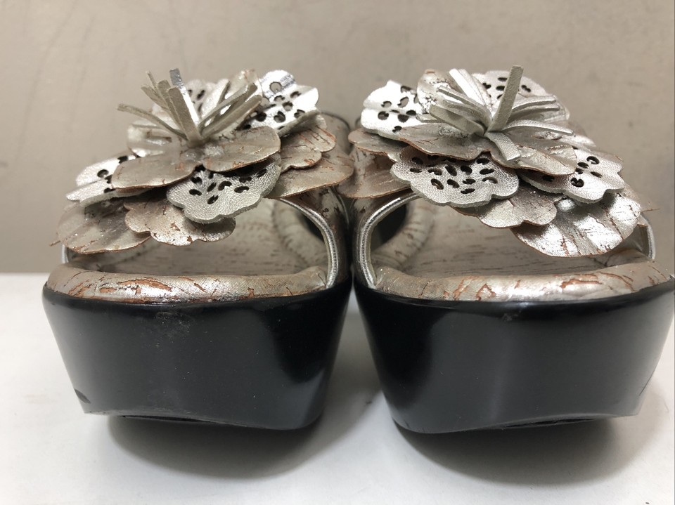Donald Pliner Shann Silver Leather Floral Slide Wedge Platform Sandal ...