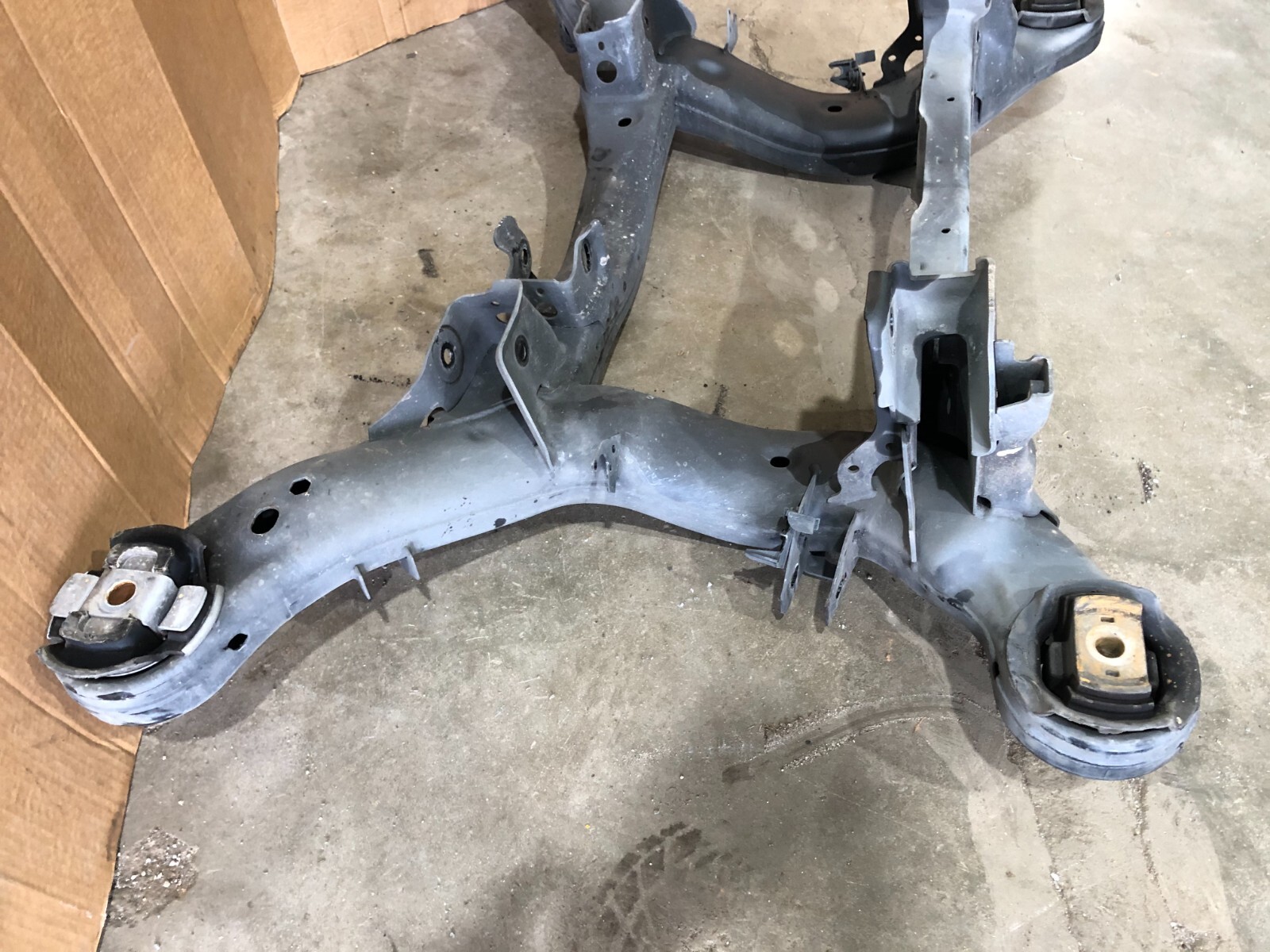 2013-2019 MERCEDES GL450 REAR SUSPENSION CROSS-MEMBER SUBFRAME OEM. | eBay