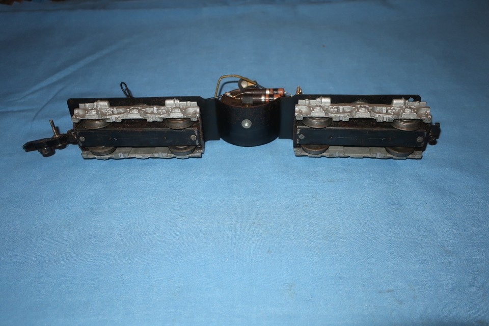 American Flyer Dummy Alco B-unit Frame with Side Frames & Horn. Working ...