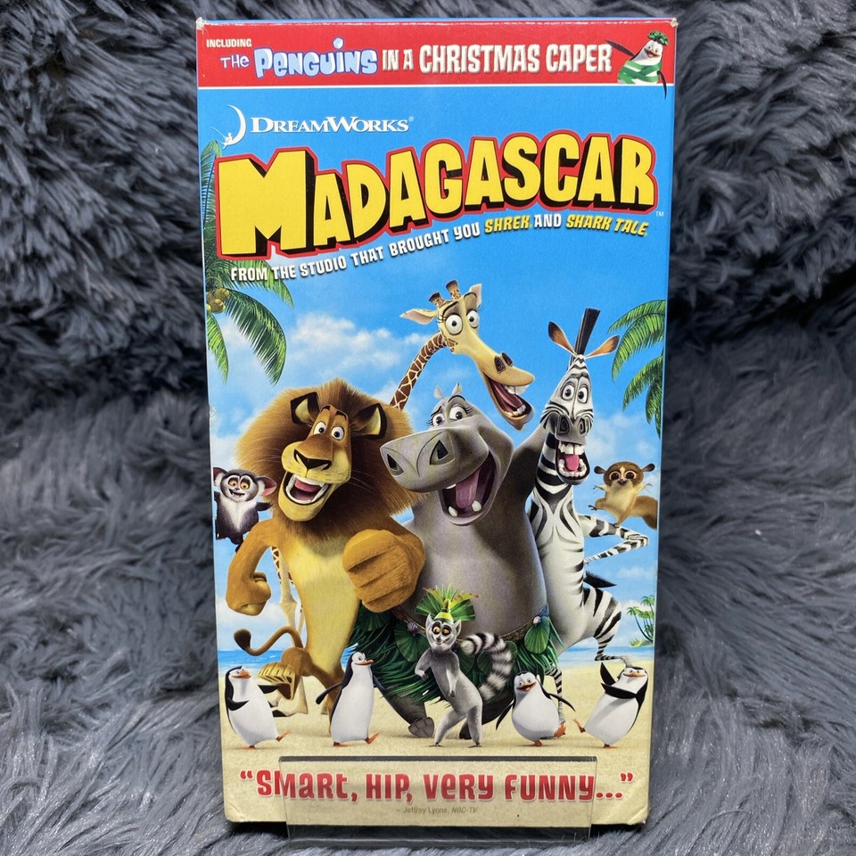 Madagascar VHS Tape 2005 Ben Stiller Chris Rock Dreamworks Penguins Zoo ...