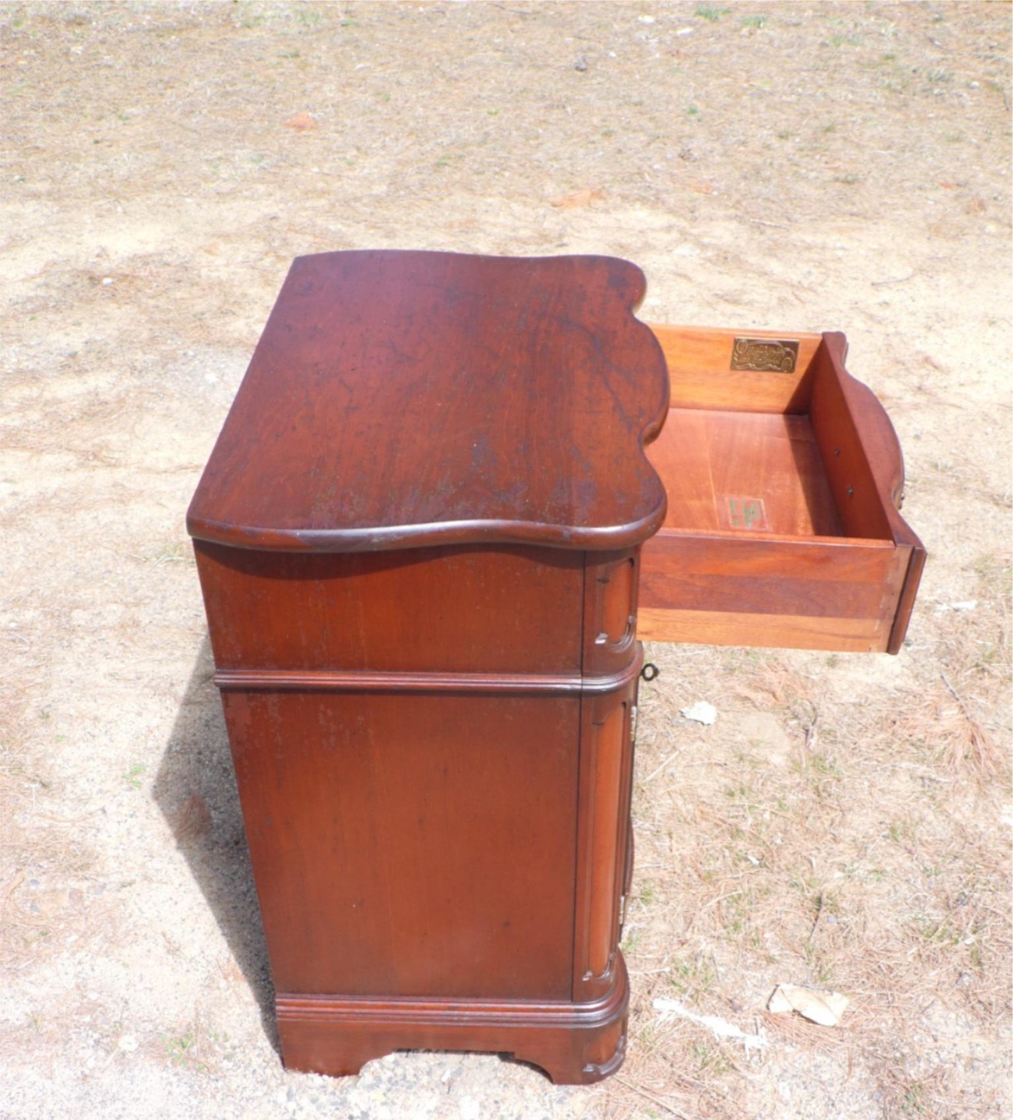 Vintage Georgetown Galleries Ritter Furniture Solid Mahogany Table ...