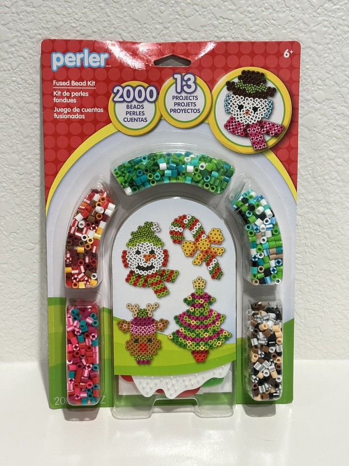 PERLER Bead Kit CHRISTMAS Theme 2000 Beads 13 Projects Craft Snowman ...