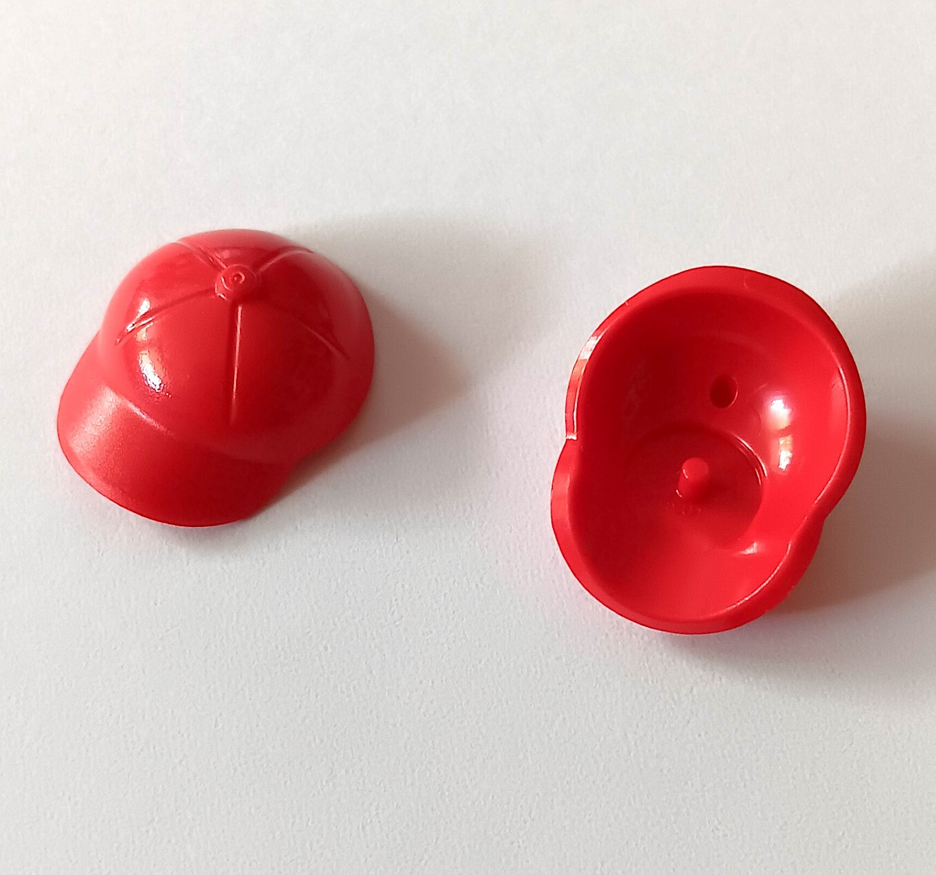 LEGO Red Ball Cap 5 Seems with pin Huey Duck's hat Fit heads with small ...