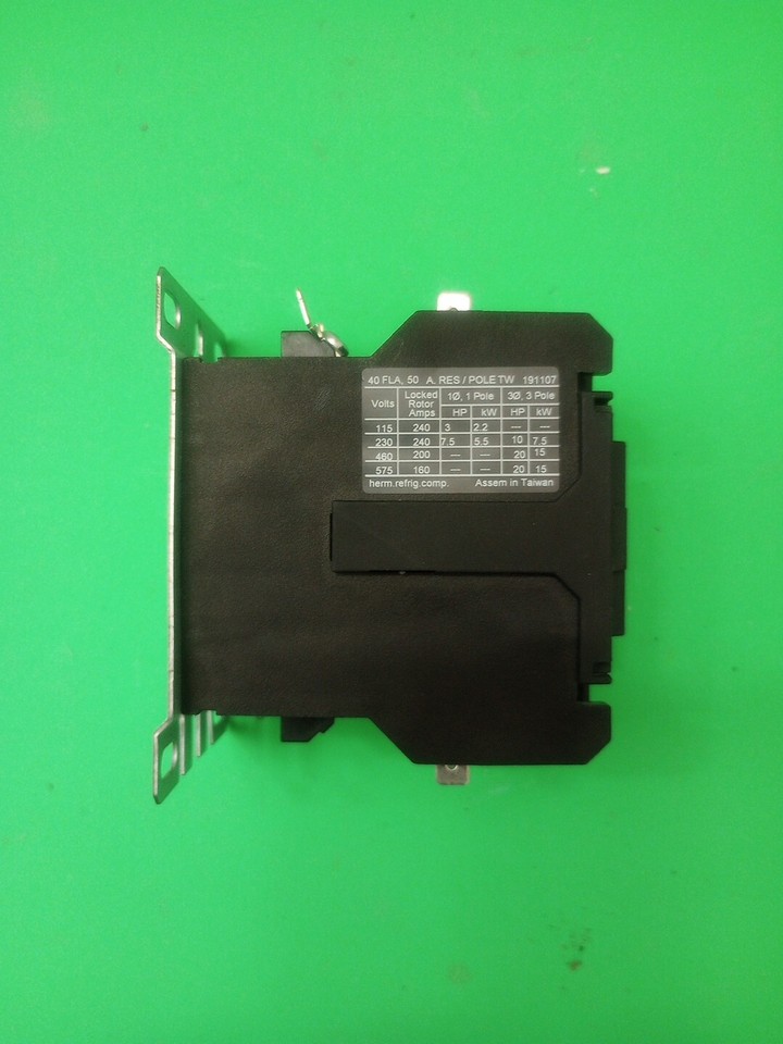 Eaton C25DNF340A Definite Purpose Contactor, 50mm, 3 Poles, Box Lugs ...