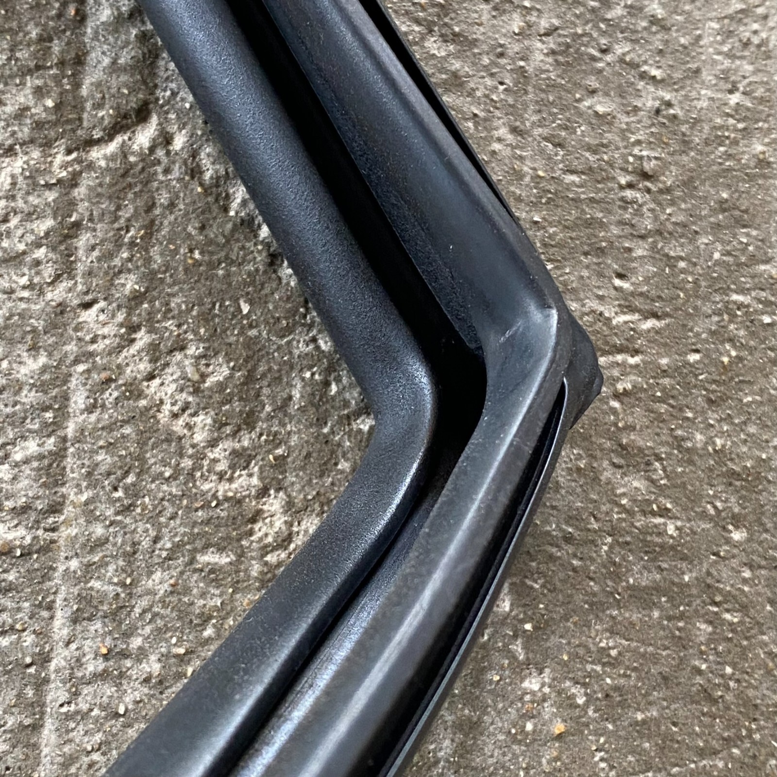 Toyota Land Cruiser FJ60 BJ60 HJ60 Rear Door Glass Run Channel ...