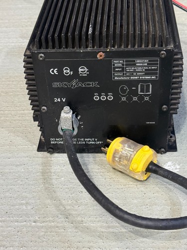 24V Charger 25A Signet Systems HB600-24b for Genie Skyjack Scissor Lift ...