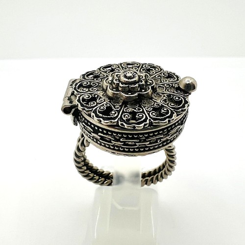 Antique Art Deco poison ring silver filigree vintage secret compartment ...
