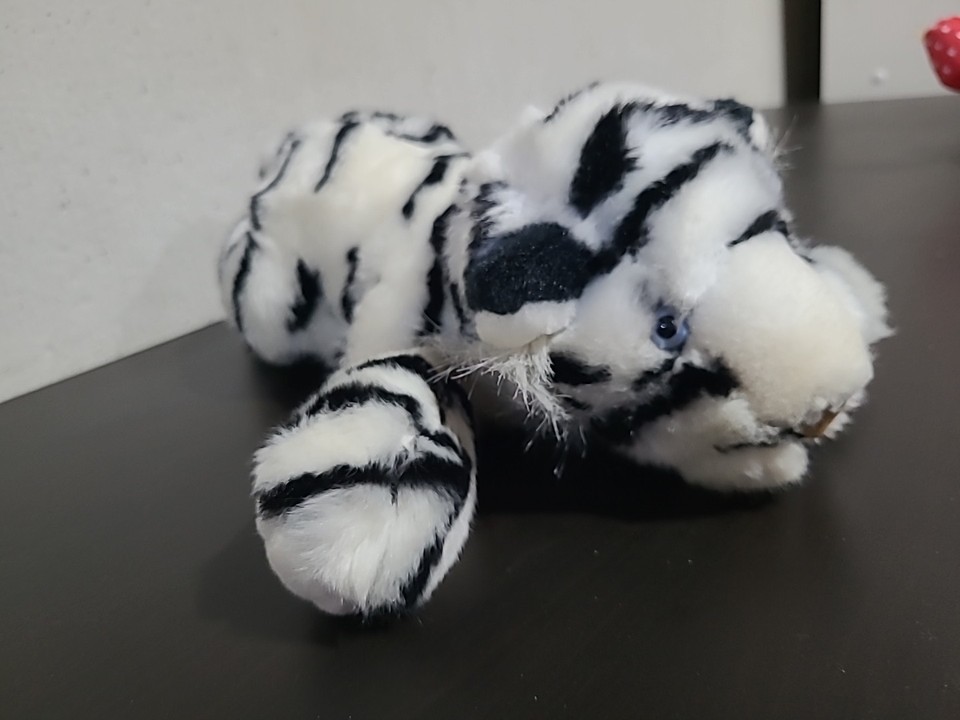 Russ Berrie Yomiko Classics White Tiger Plush 2019 Floppy Stuffed ...
