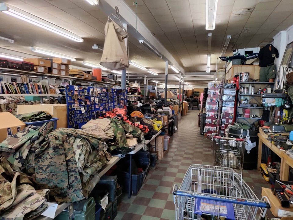 ONE-MILITARY SURPLUS KITCHEN M59 FIELD RANGE STOVE OVEN NO POTS,PANS Or ...