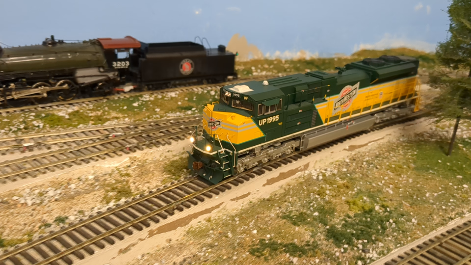 Athearn Genesis Heritage HO Chicago & North Western CNW - SD70ACe - DCC ...