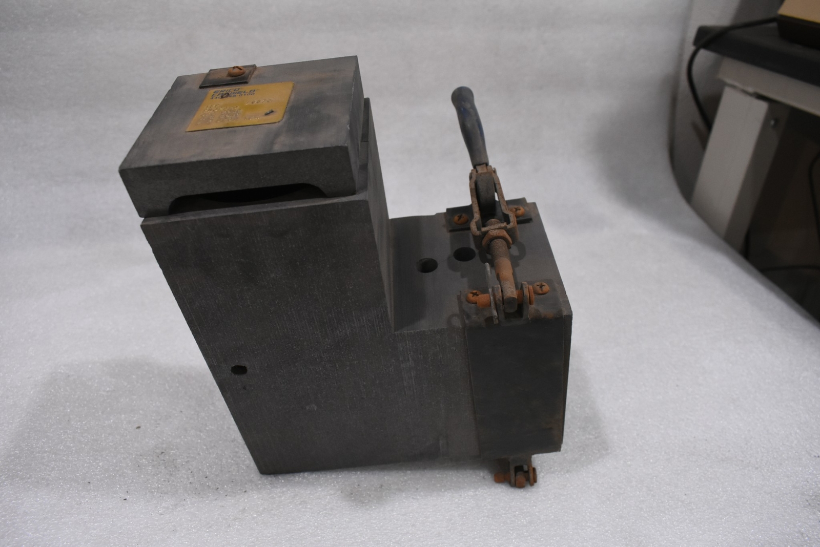 ERICO CADWELD PHJ2Q2Q PARALLEL TAP CABLE TO CABLE CONNECTION MOLD WITH ...