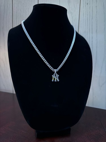 New York Yankees Necklace - Silver Plated - 20" Chain 5mm Cuban - MLB ...