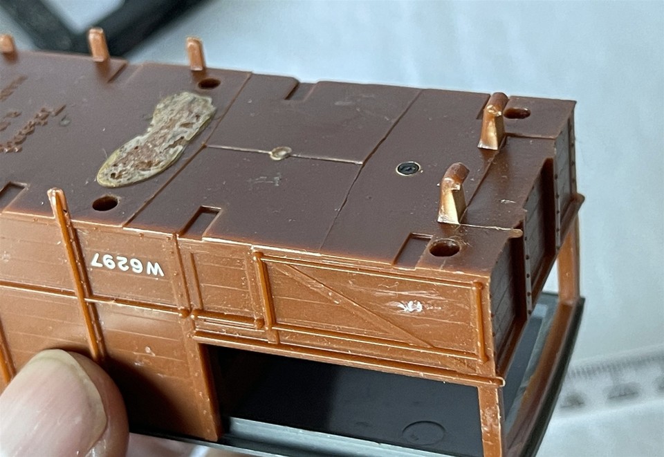 2 Vintage OO Gauge Tri-Ang Model Railway R124 Train Brake Van Wagons ...