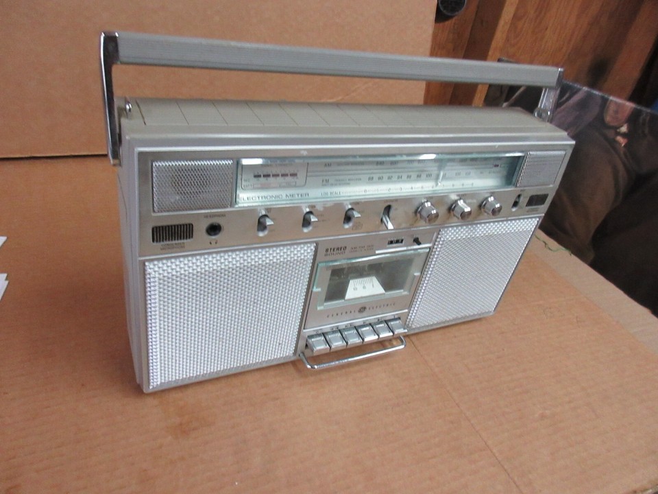 1980s GE General Electric 3-5254a Boom Box AM/FM Radio Cassette Player ...