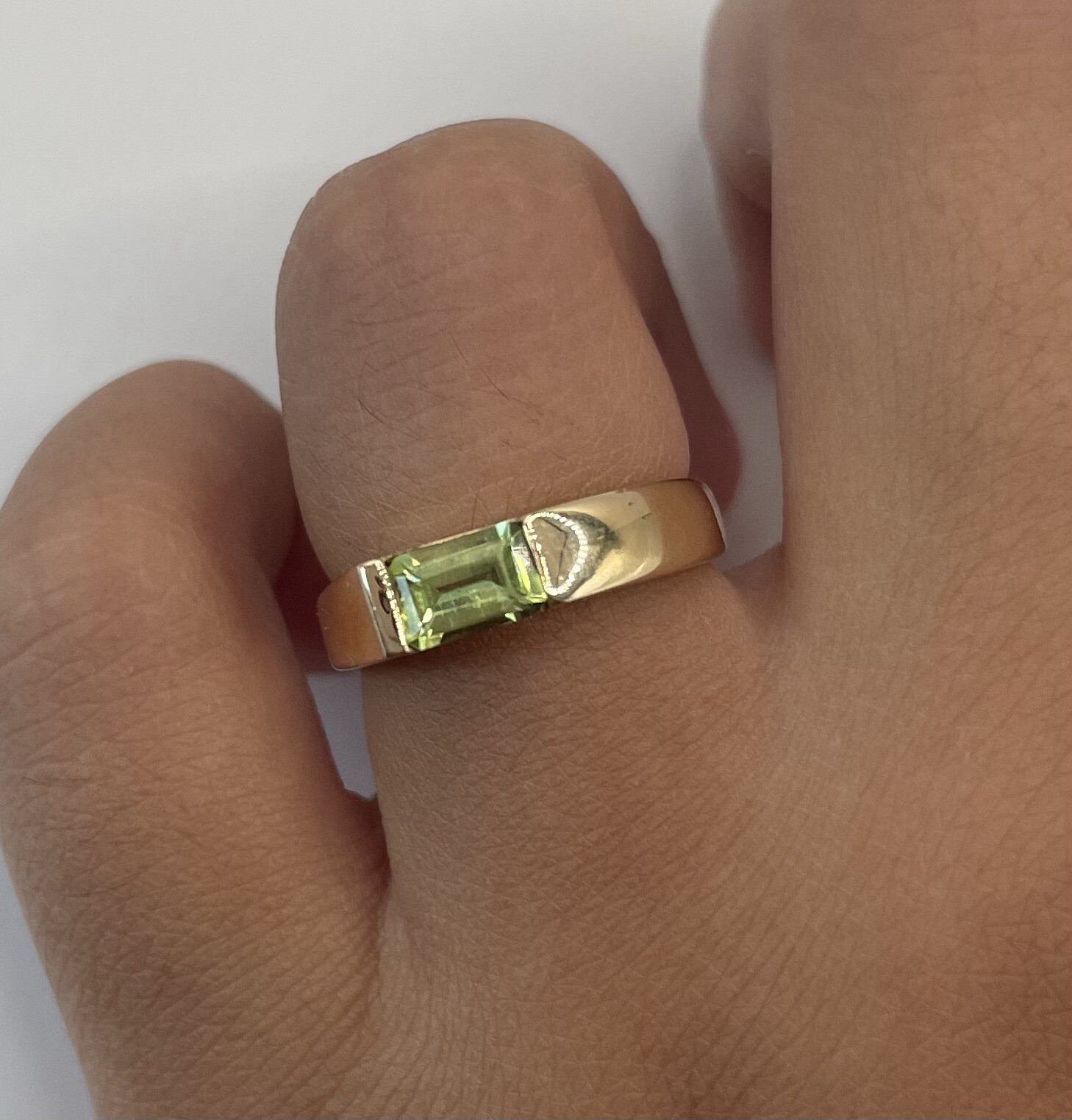 14k Solid Yellow Gold Peridot Band Stacking Ring Size… - Gem