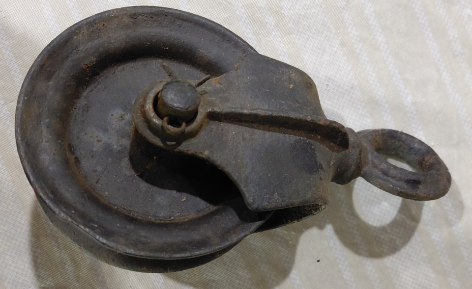 Antique Cast Iron Pulley Hoist Hay Trolley Barn Farm Tool | eBay