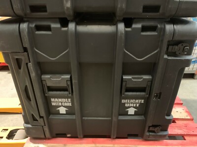 SKB Cases Deep Roto Molded Deep Rack Case etanche militaire ..see photo ...
