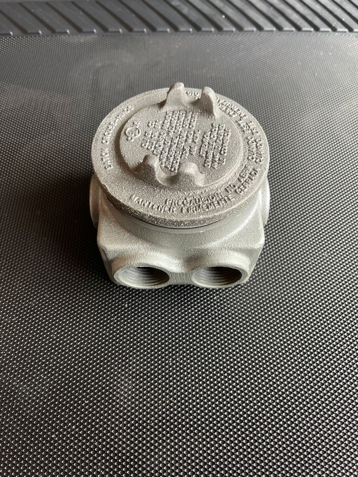 Eaton GUP315 1" Explosion Proof Junction Box Electrogalvanized UL 1203 ...