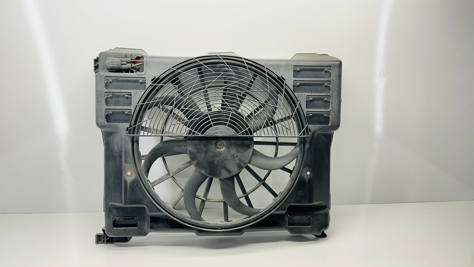 10-12 RANGE ROVER HSE 5.0L ENGINE ELECTRIC COOLING FAN MOTOR W/ SHROUD ...