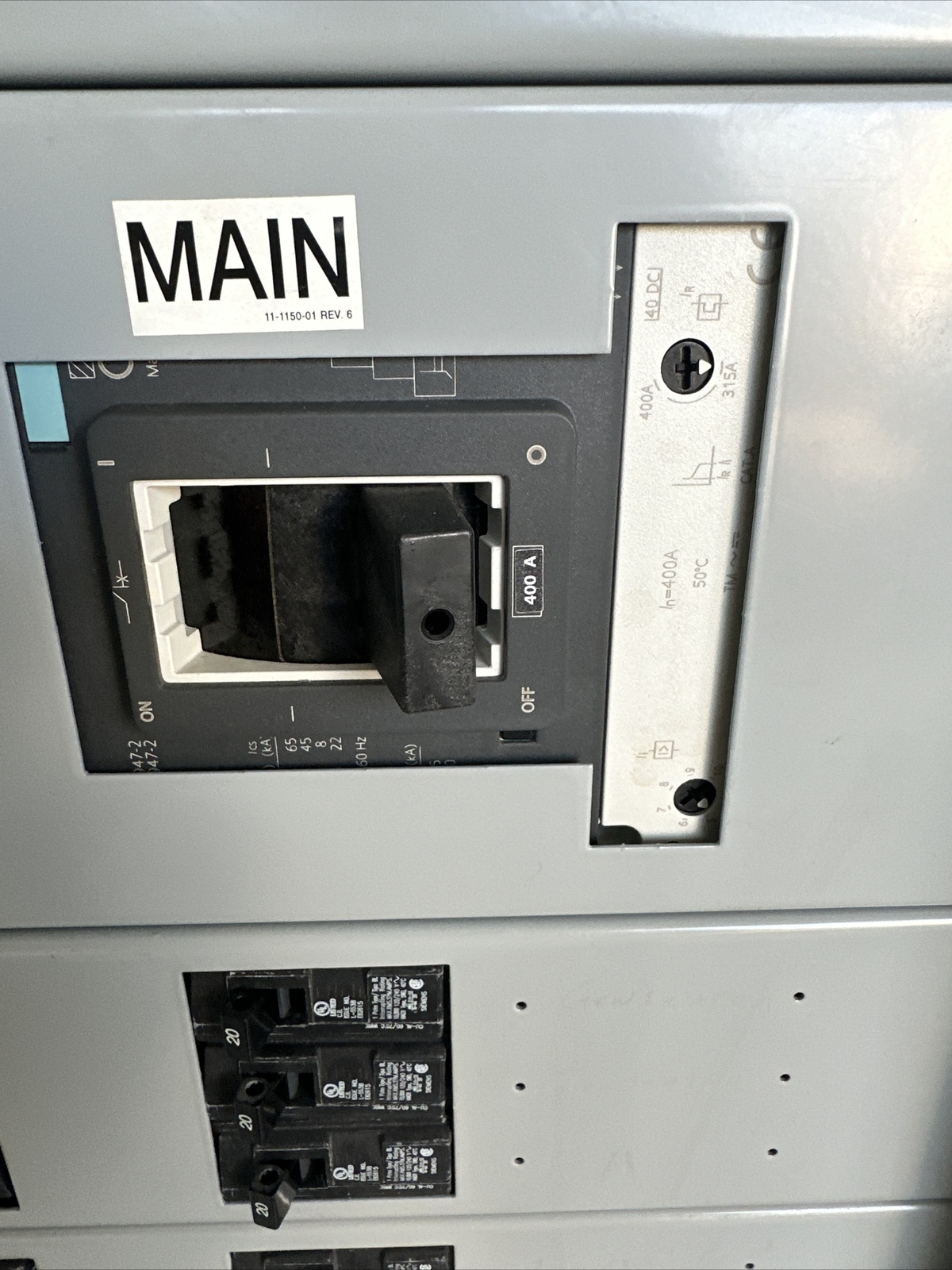 Siemens 400 Amp 208/120 3 Phase Breaker Panel MDP W/ Breakers 42 ...