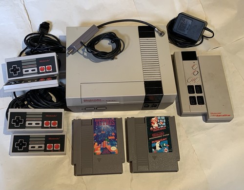 Nintendo Console With 4 Controllers And Power Supply NES 1985 Tested ...