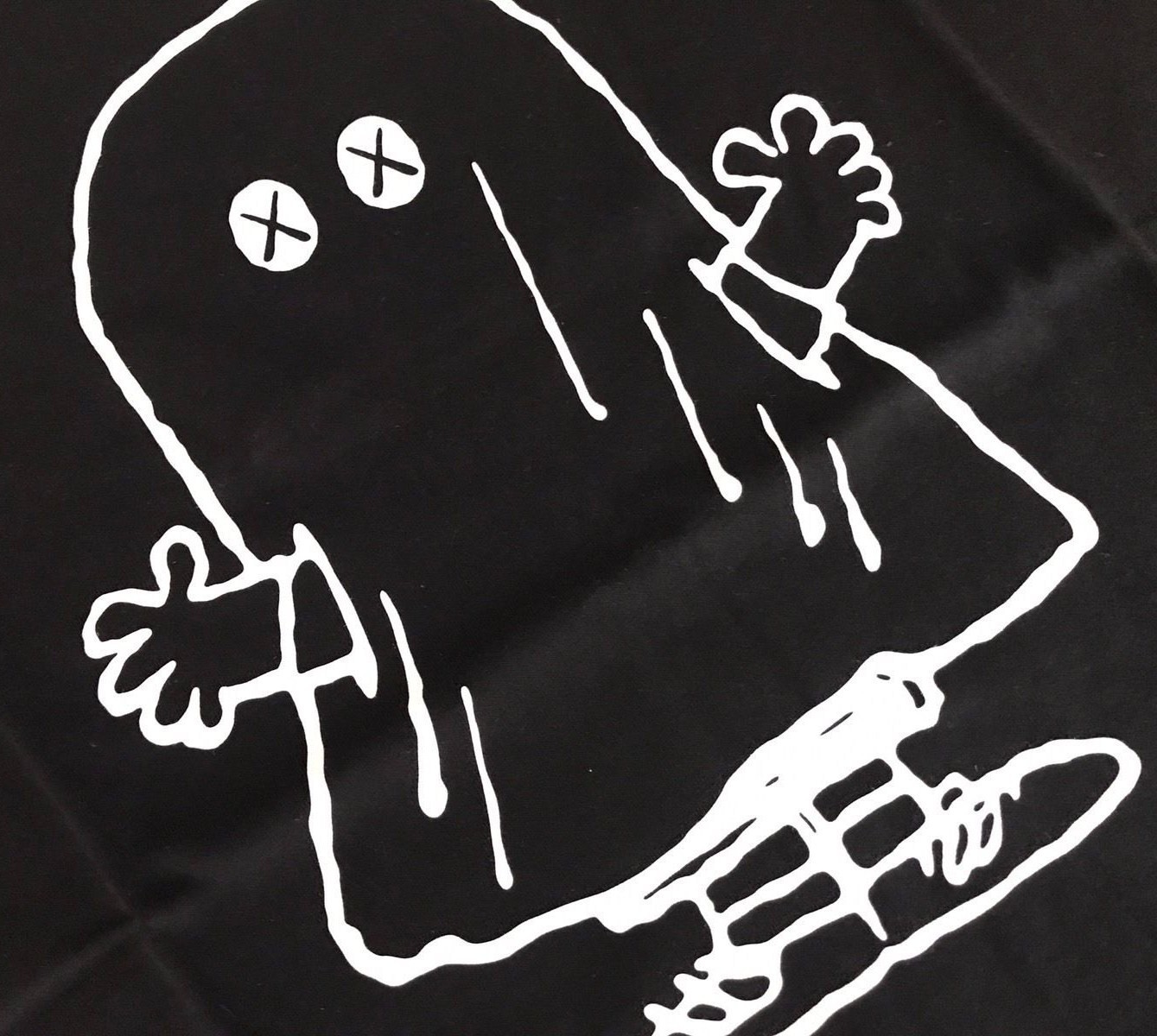 KAWS x Peanuts x UNIQLO 'Ghost' Graphic Art T-Shirt SOLD-OUT Medium ...