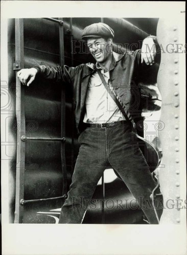 1980 Press Photo Actor David Carradine as Woody Guthrie in "Bound for ...