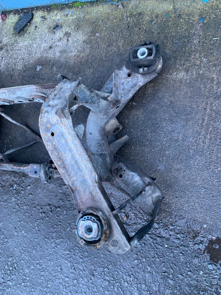REAR SUSPENSION SUBFRAME Jaguar XJ XJ6 XJ8 XJR X350 X358 2006-2010 ...