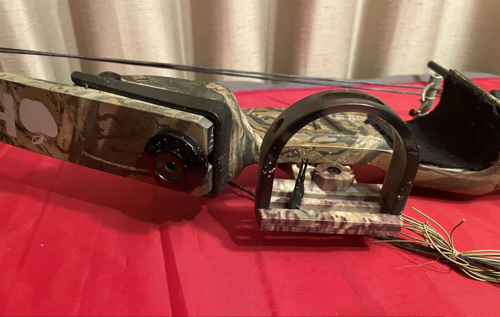 HOYT INTRUDER Compound Bow w/ Flambeau Case & Arrows Needs Restrung | eBay