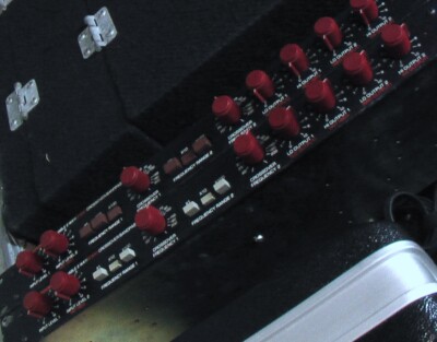 Furman TX-3 Two-way Stereo, 3-way Mono Electronic Crossover. Extremely ...