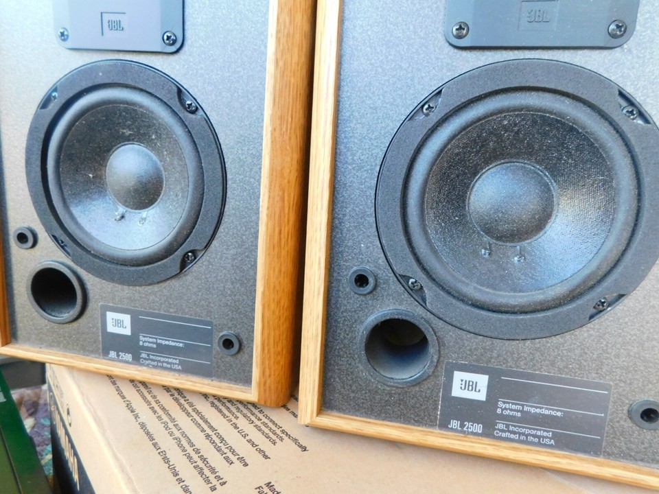 VINTAGE JBL 2500 - 2 WAY BOOK SHELF SPEAKERS MADE IN USA EXCELLENT COND ...
