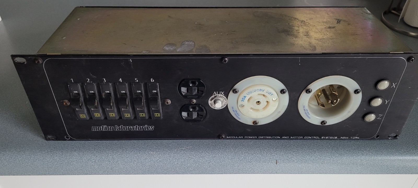 Motion Lab power distro 120/208Y Vac 3ph 60hz.4p5w 30 amp #117 (One)THS ...