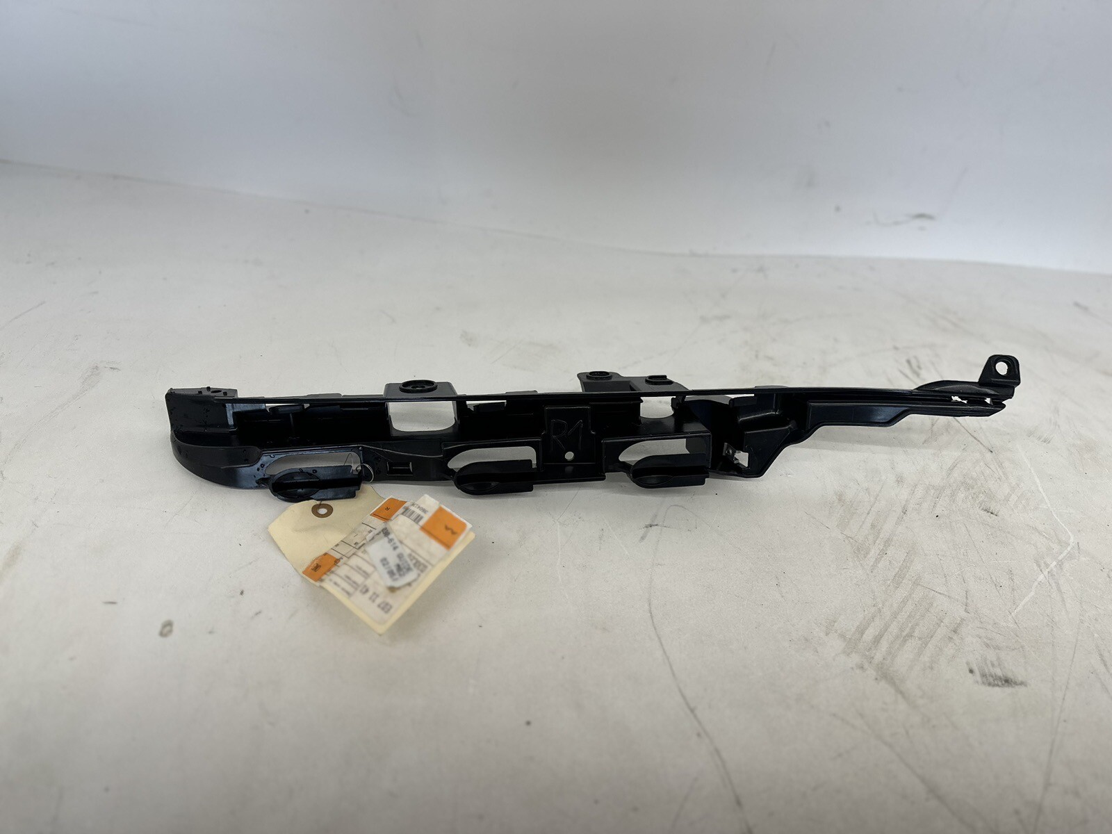 OEM BMW 3 E46 REAR BUMPER RIGHT GUIDE 51127030614 7030614 GENUINE 02-04 ...