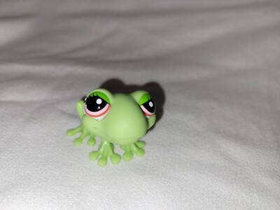 LPS #898 Green Spotted Tree Frog With Pink Eyes LIttlest Pet Shop ...