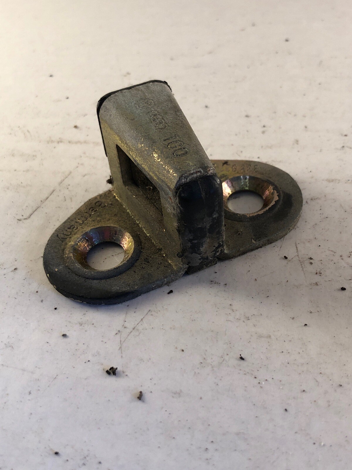 90-94 VW Corrado Trunk Hatch Bottom Latch Striker 333 827 511 | eBay