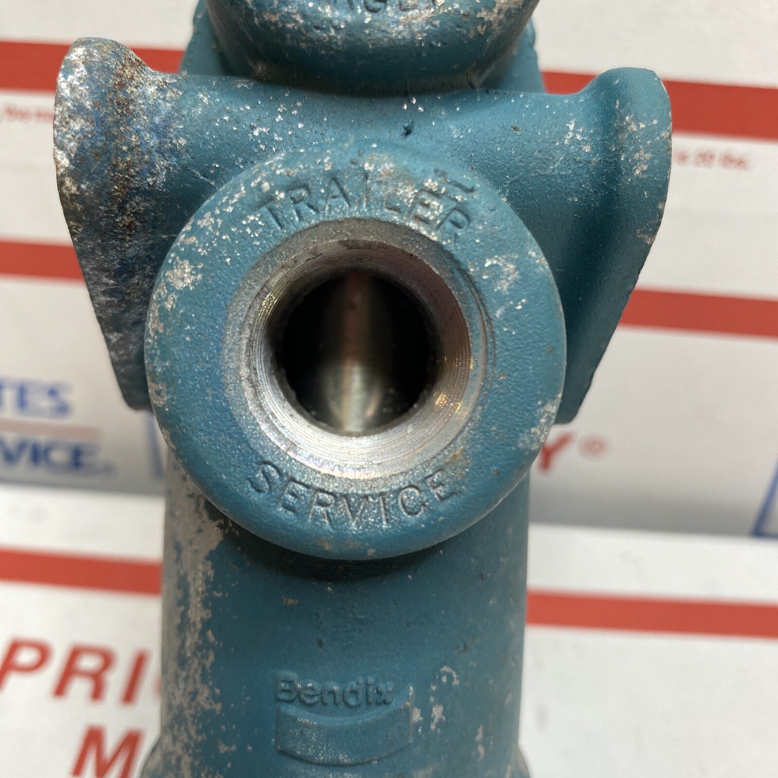 Bendix T-243850-E Tractor Valve T243850E | Aftermarket