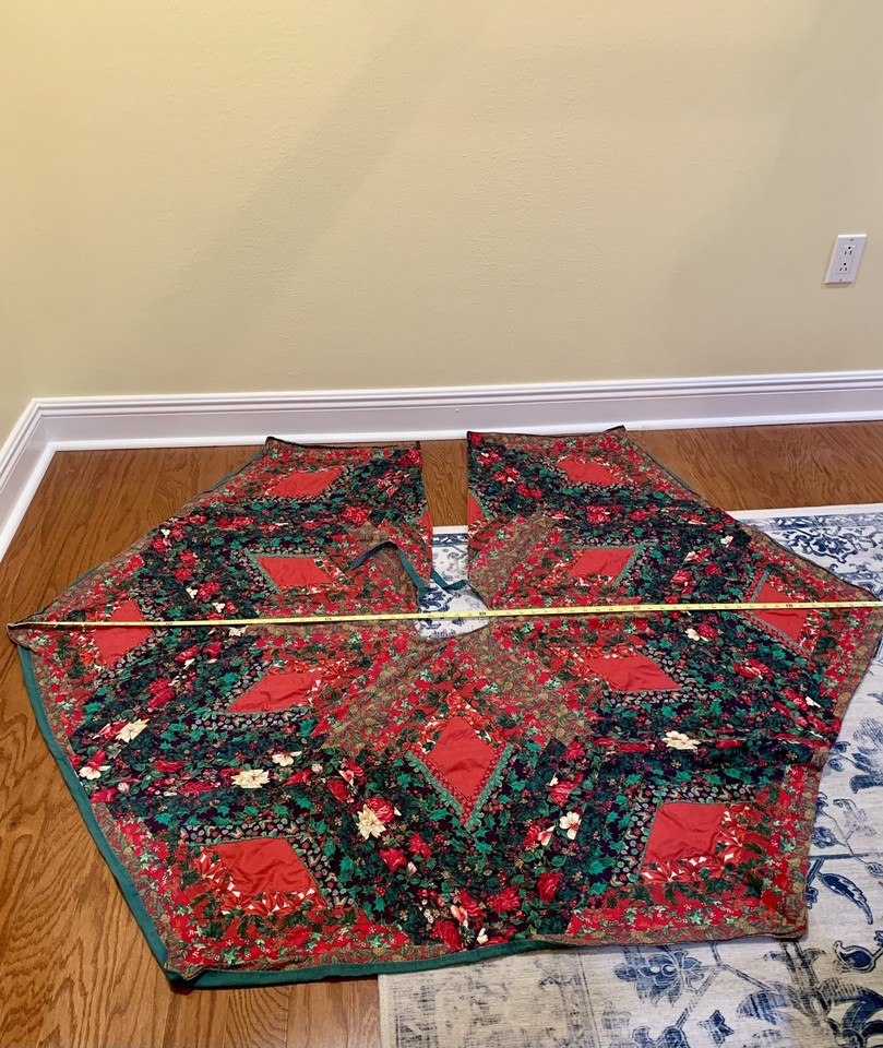 Vintage Handmade Christmas Tree Skirt Floral Print w/Green Back ...