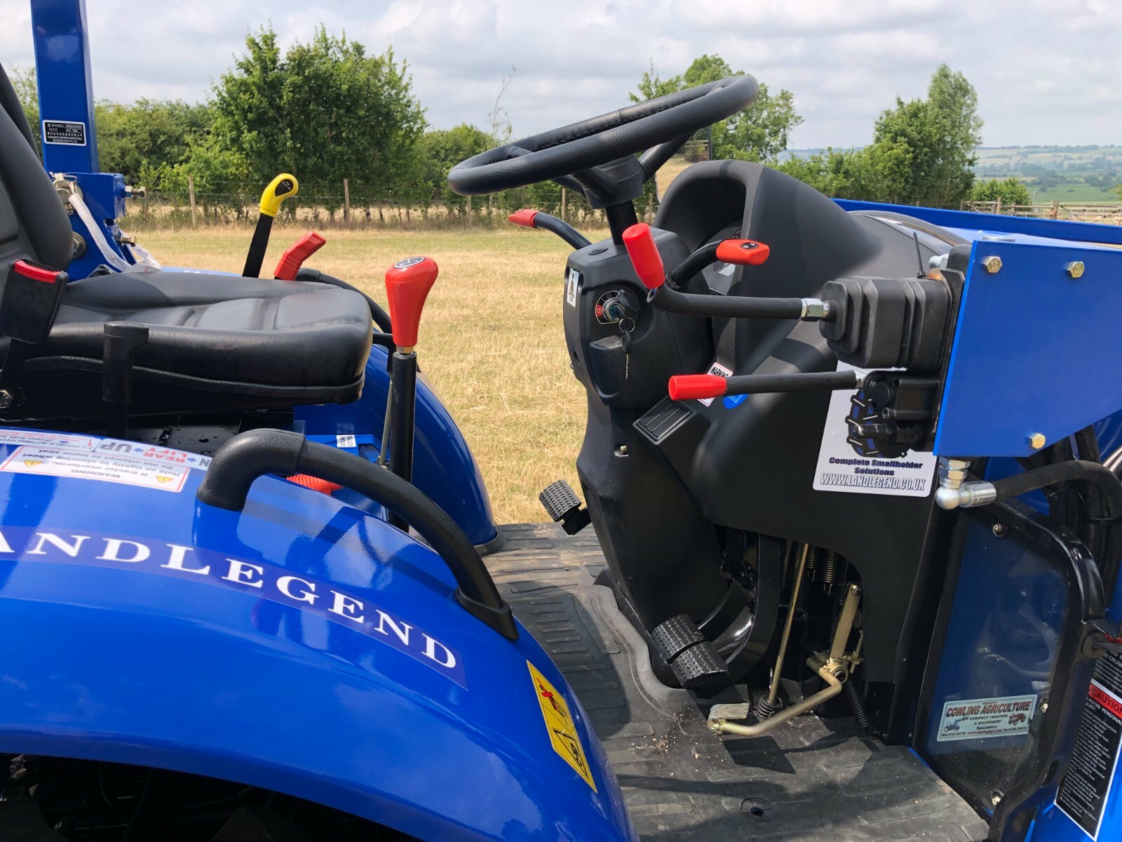 NEW FULL SPEC LAND LEGEND 30HP COMPACT TRACTOR & 4in1 LOADER £11750 ...