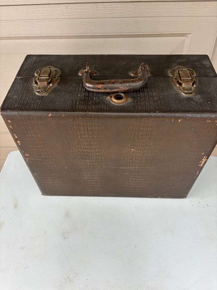 Antique QRS Chicago Portable Suitcase Wind-Up Phonograph | eBay