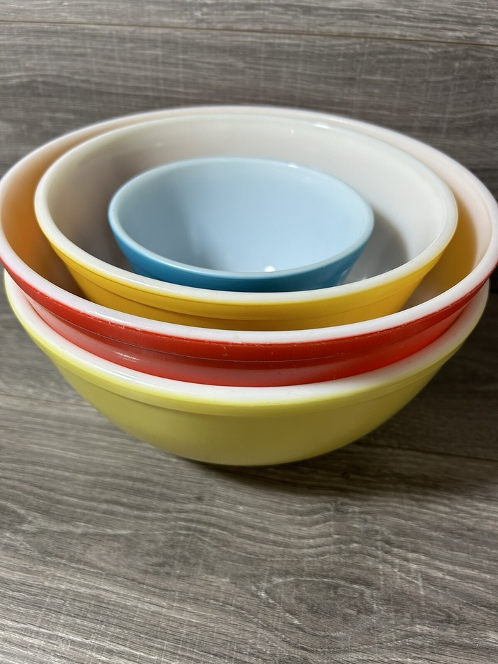 Lot 4 - Pyrex Mixing Bowls - 37 403 404 Blue Red Yellow | eBay